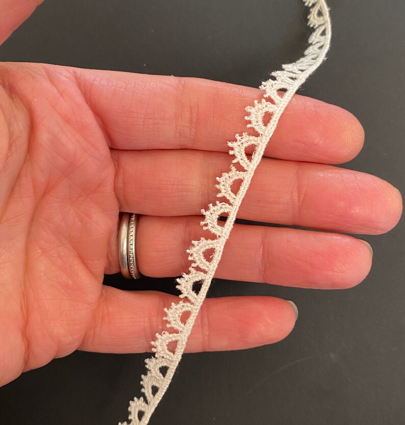 Tudor Style Edging Scallop Lace for Renaissance or Elizabethan ...