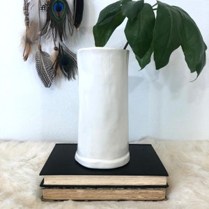 Funky Long Face Vase Ceramic Cream Vase With Eyes, Lips & Nose why the ...