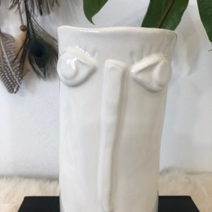 Funky Long Face Vase Ceramic Cream Vase With Eyes, Lips & Nose why the ...