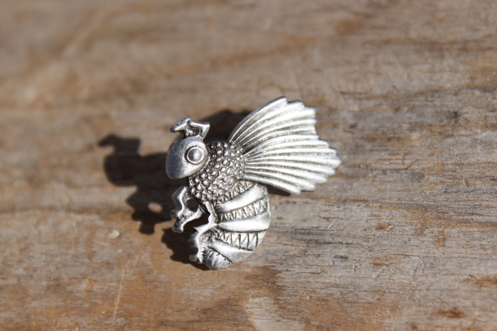 Hastings Pewter Hand Made Lead Free Pewter Bee Pin Lapel Pin Tie Tack ...