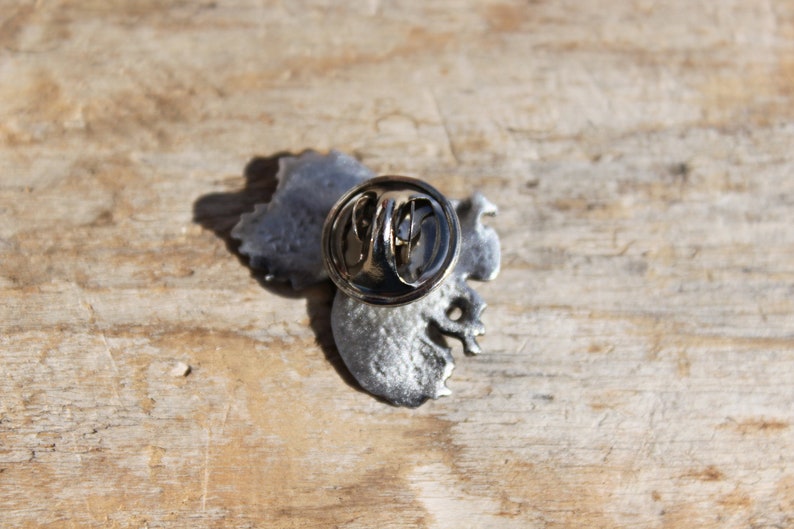 Hastings Pewter Hand Made Lead Free Pewter Bee Pin Lapel Pin Tie Tack ...