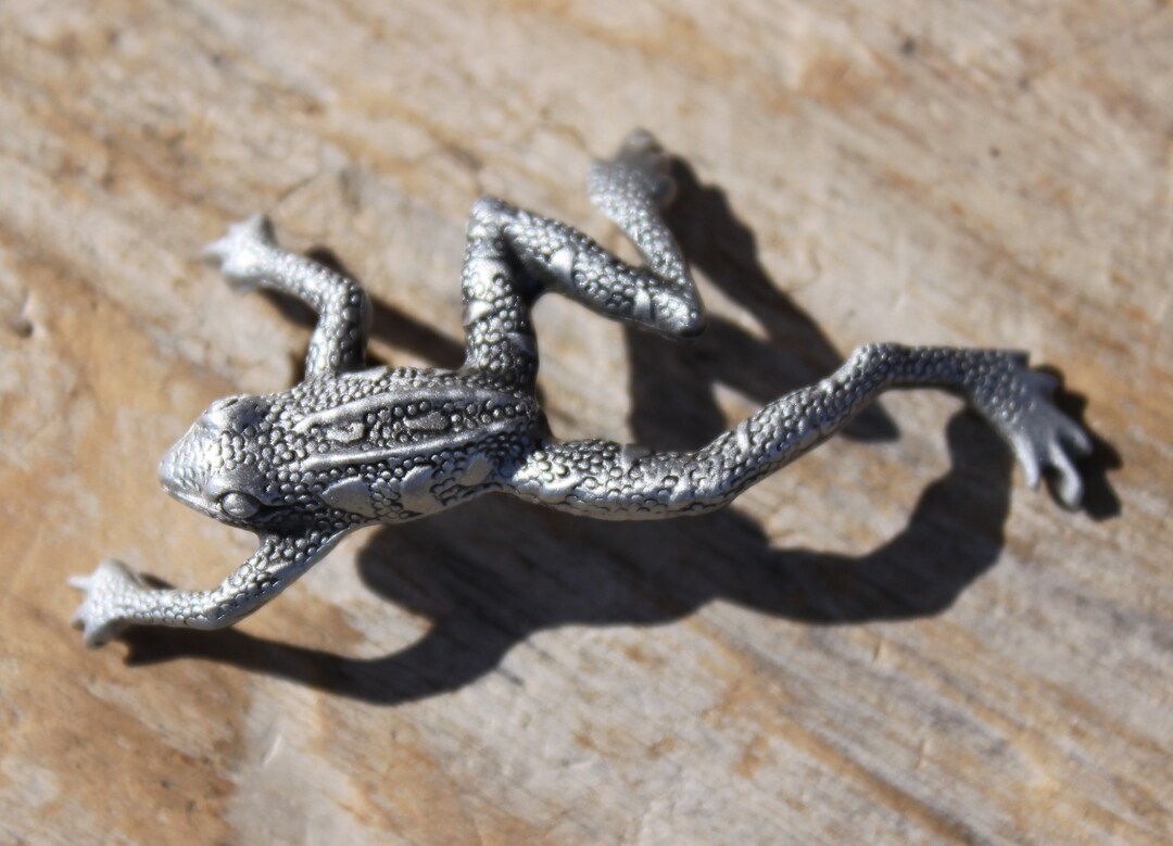 Hastings Pewter Lead Free Pewter Frog Figurine Small Miniature Gift ...