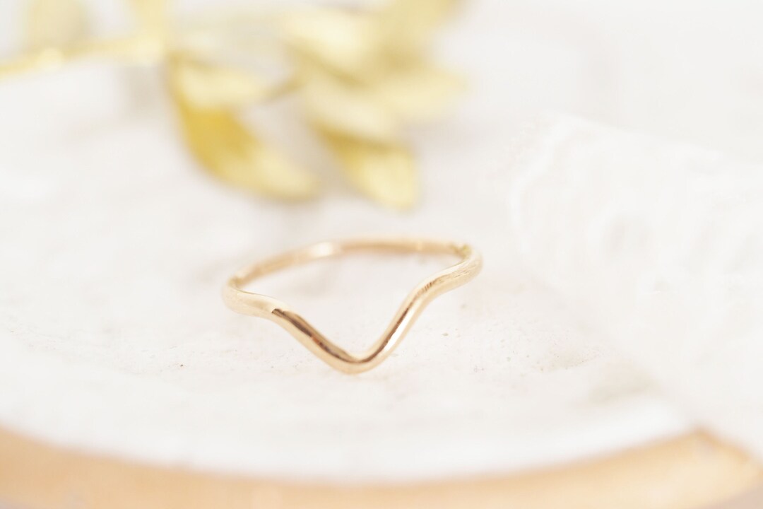 Gold Chevron V Wedding Ring, Arrow V Wedding Band, V Shape Wedding Band ...
