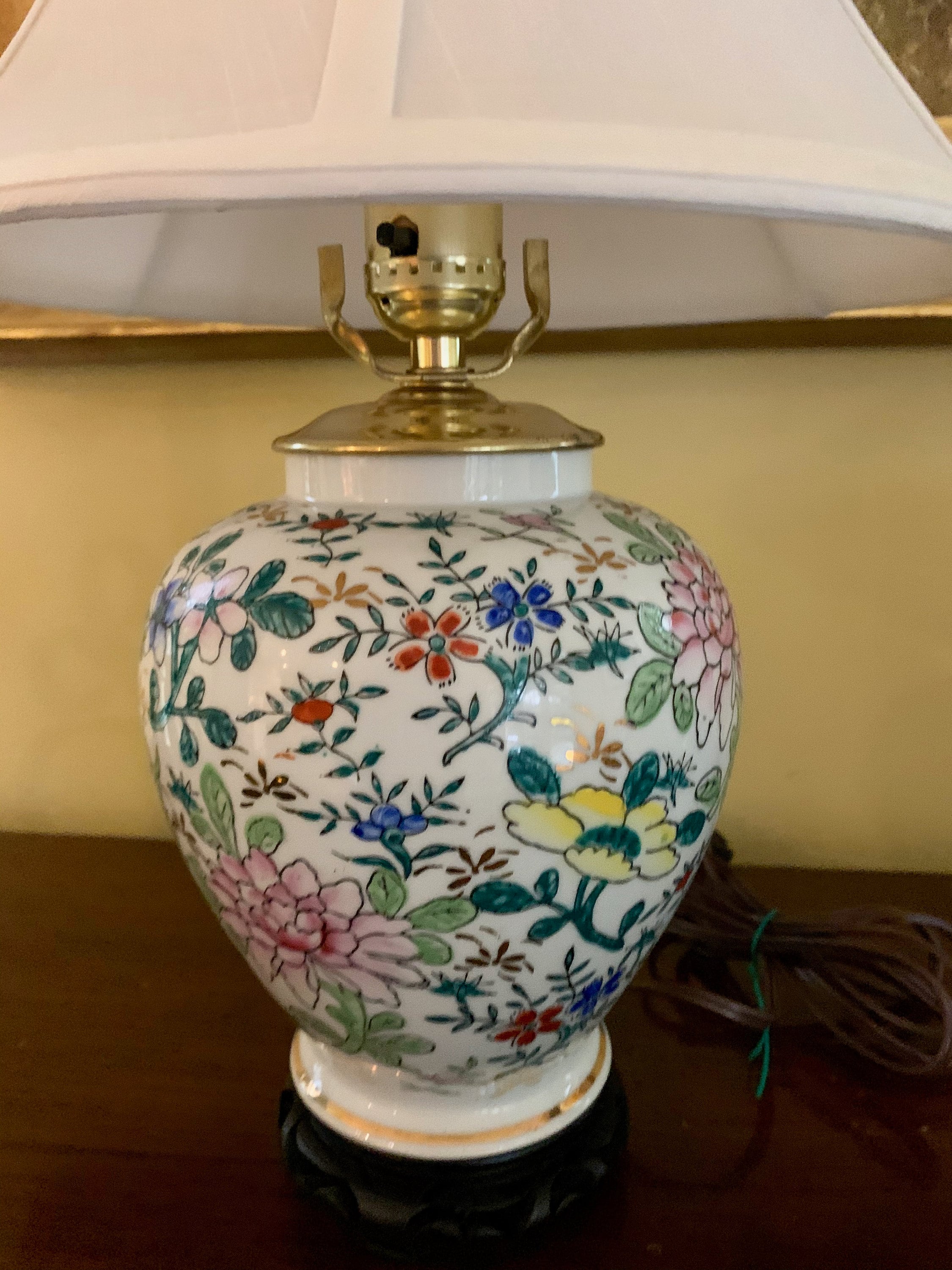 Asian Porcelain Lamp Wooden Base Chinoiserie Ginger Jar Style Lamp asian-porcelain-lamp-wooden-base-chinoiserie-ginger-jar-style-lamp