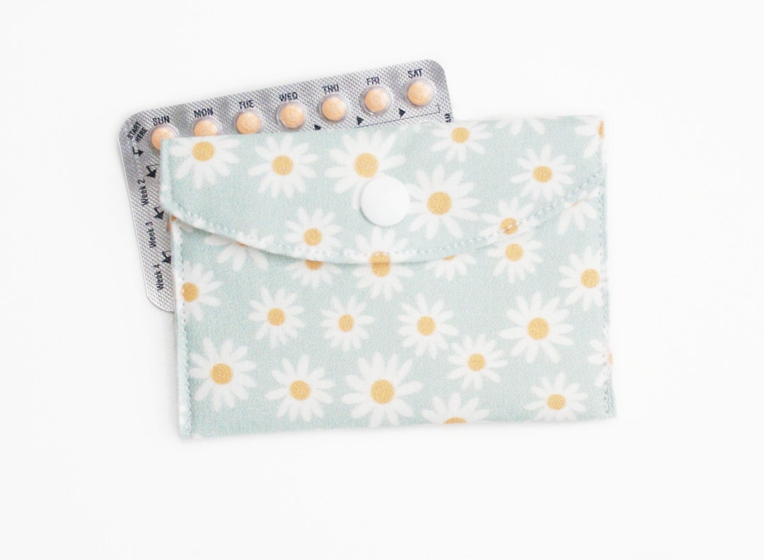Mini Fabric Coin Purse - Light Sage With White Daisies - Small Snap ...
