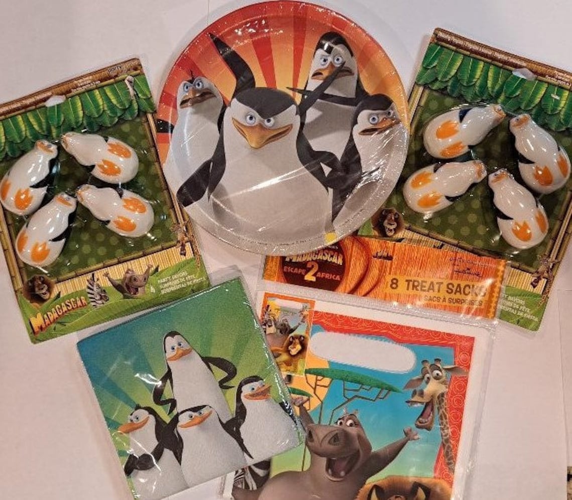 Madagascar Party Bundle - Madagascar Plates, Napkins, Treat Bags ...