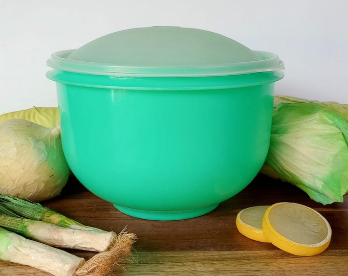 Tupperware Lettuce Keeper Crisp It Salad Storage Bowl, Jade Green 1424 ...