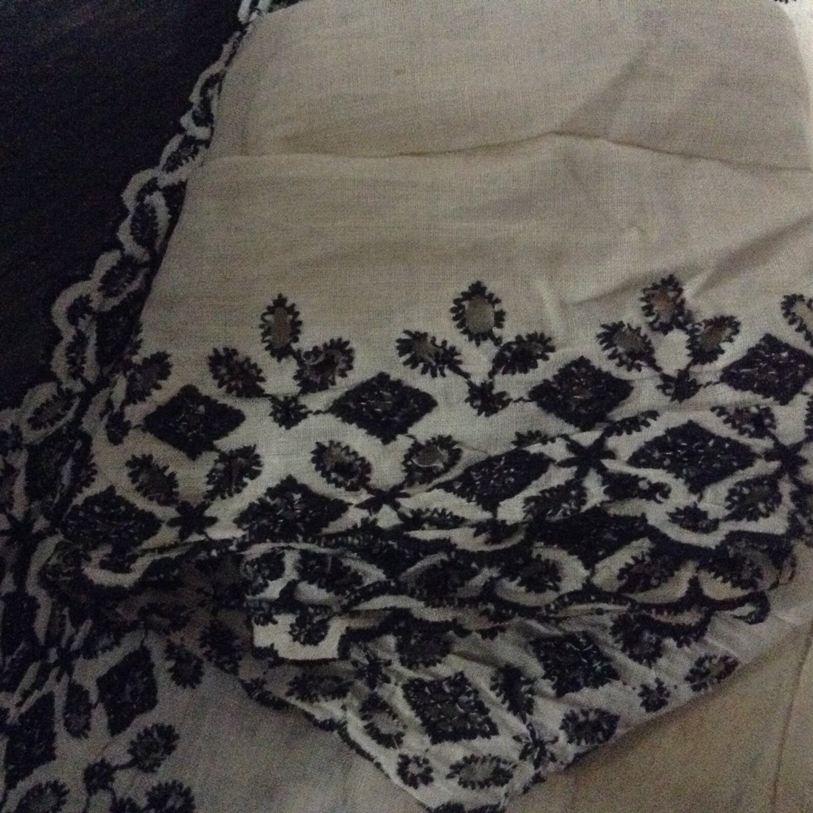 3 Yards 4 Wide B/w Embroidered Edging - Etsy