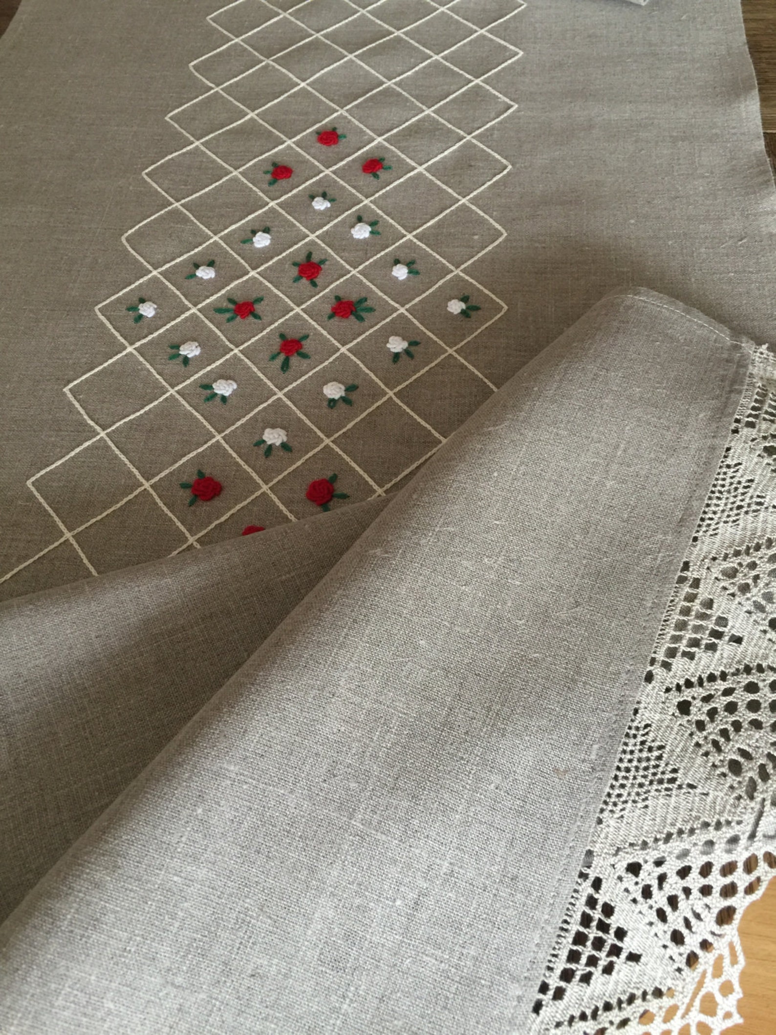 Linen Table Runner Hand Embroidery Lace Embroidered Table - Etsy