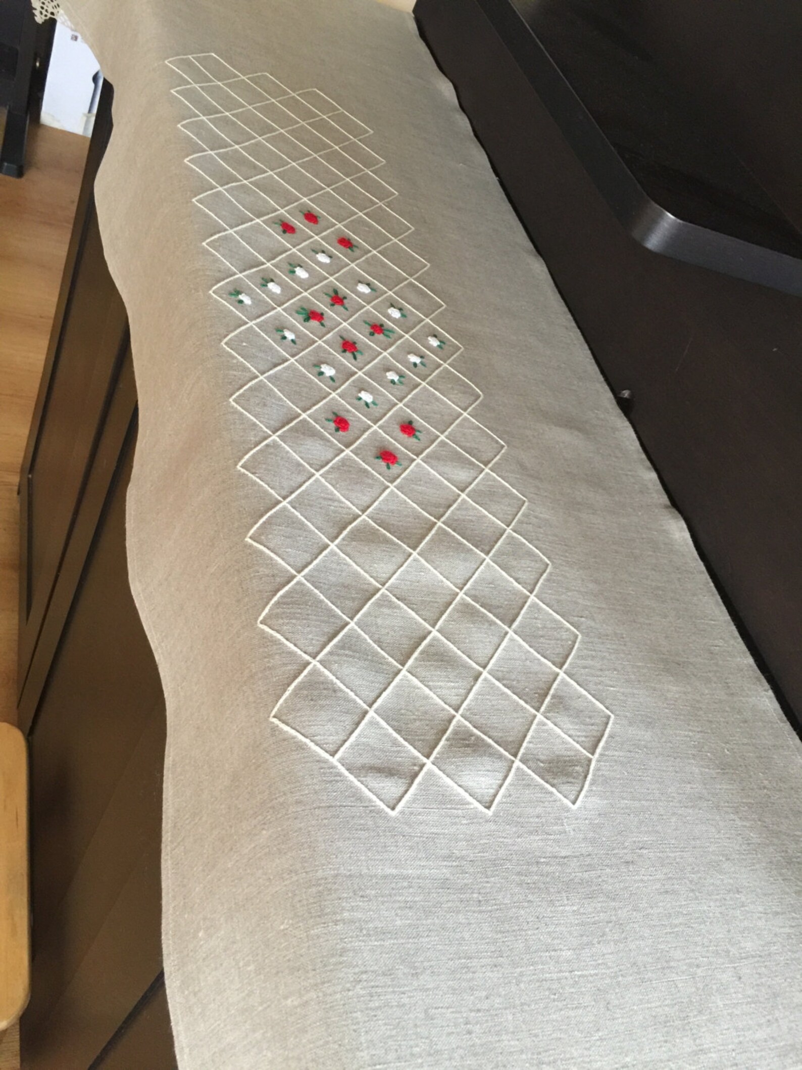 Linen Table Runner Hand Embroidery Lace Embroidered Table - Etsy