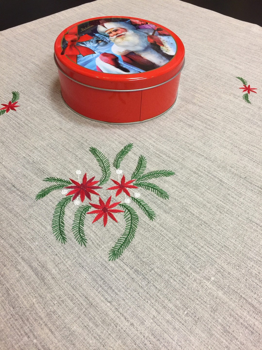 Hand Embroidered Doily Centrepiece Small Tablecloth Fabric Christmas ...