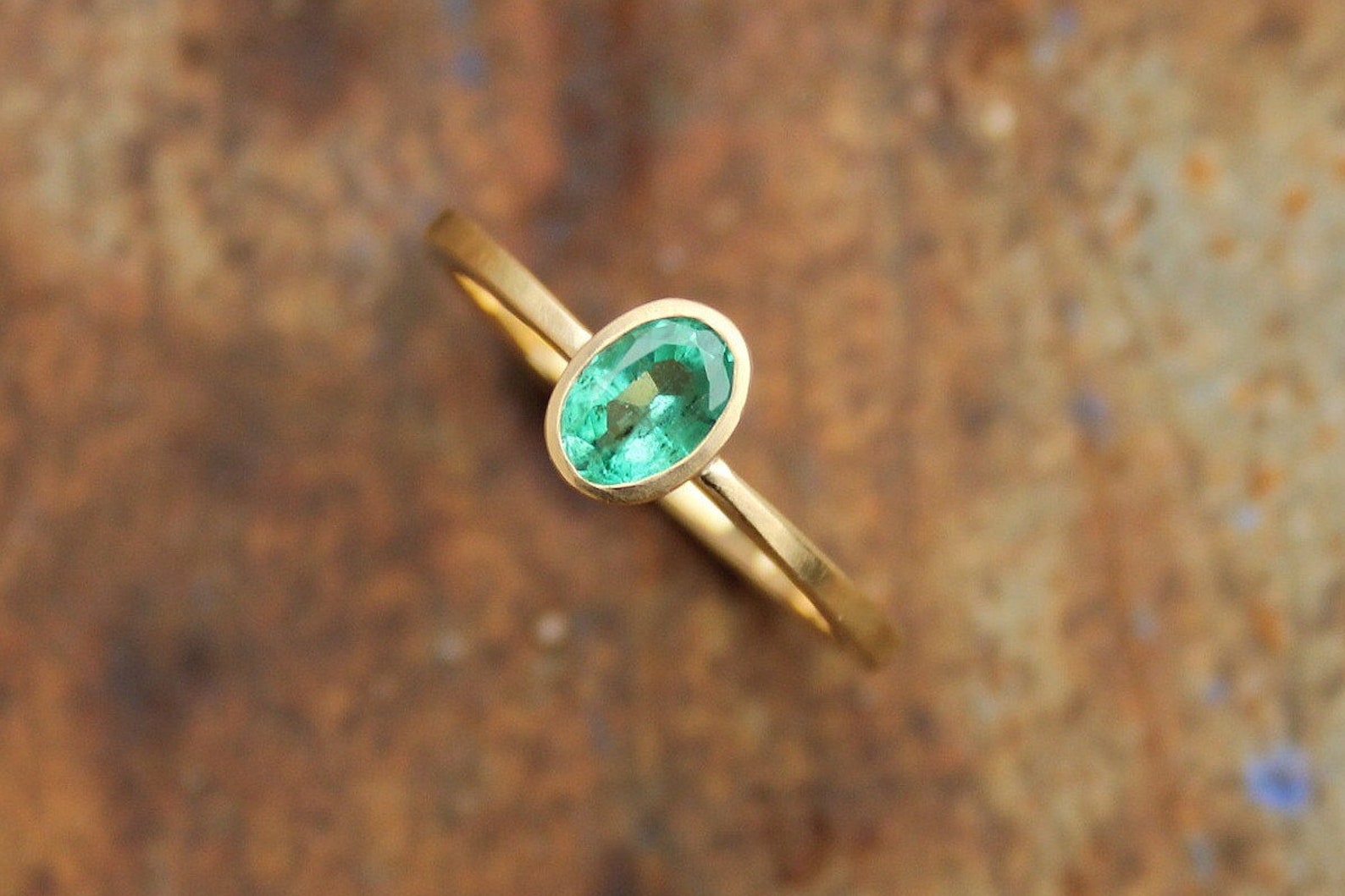 18k Ring With Emerald - Etsy UK