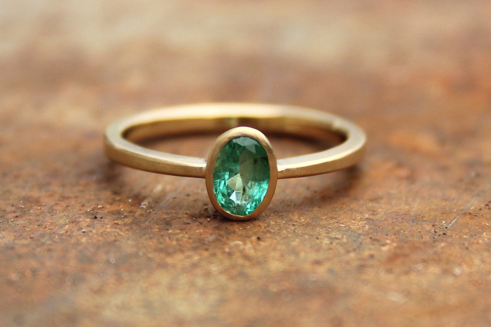 18k Ring With Emerald - Etsy UK