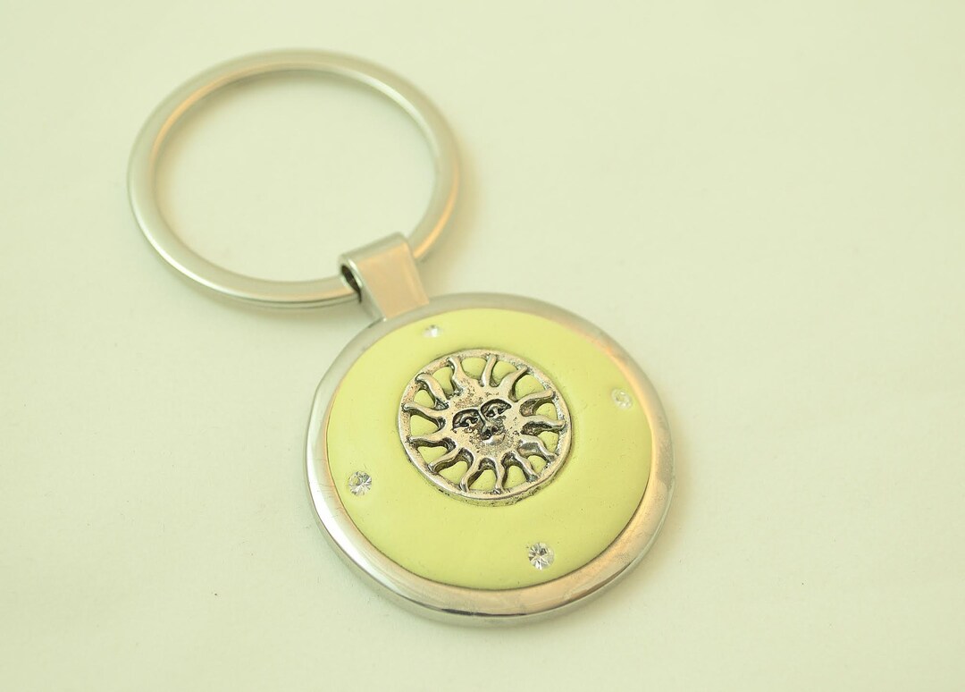 Soft Yellow Sun Key Ring - Etsy.de