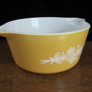 Pyrex 474-B Butterfly Gold 1.5 Qt Round Casserole • Vintage 1979 ...