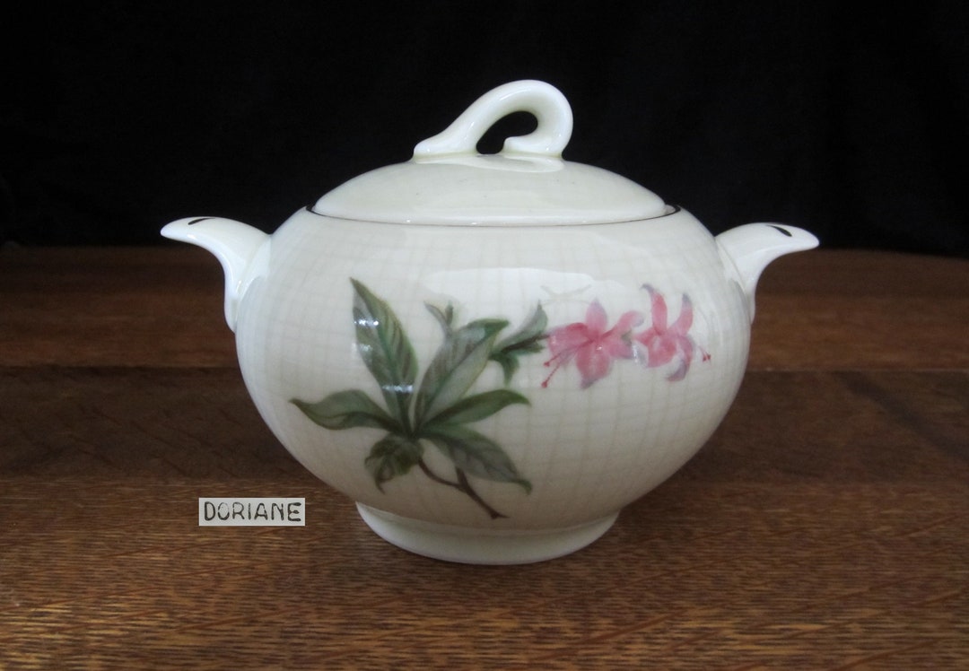 Dorian Sugar Bowl and Lid, Pink Floral Motif, Gold Trim • Vintage ...