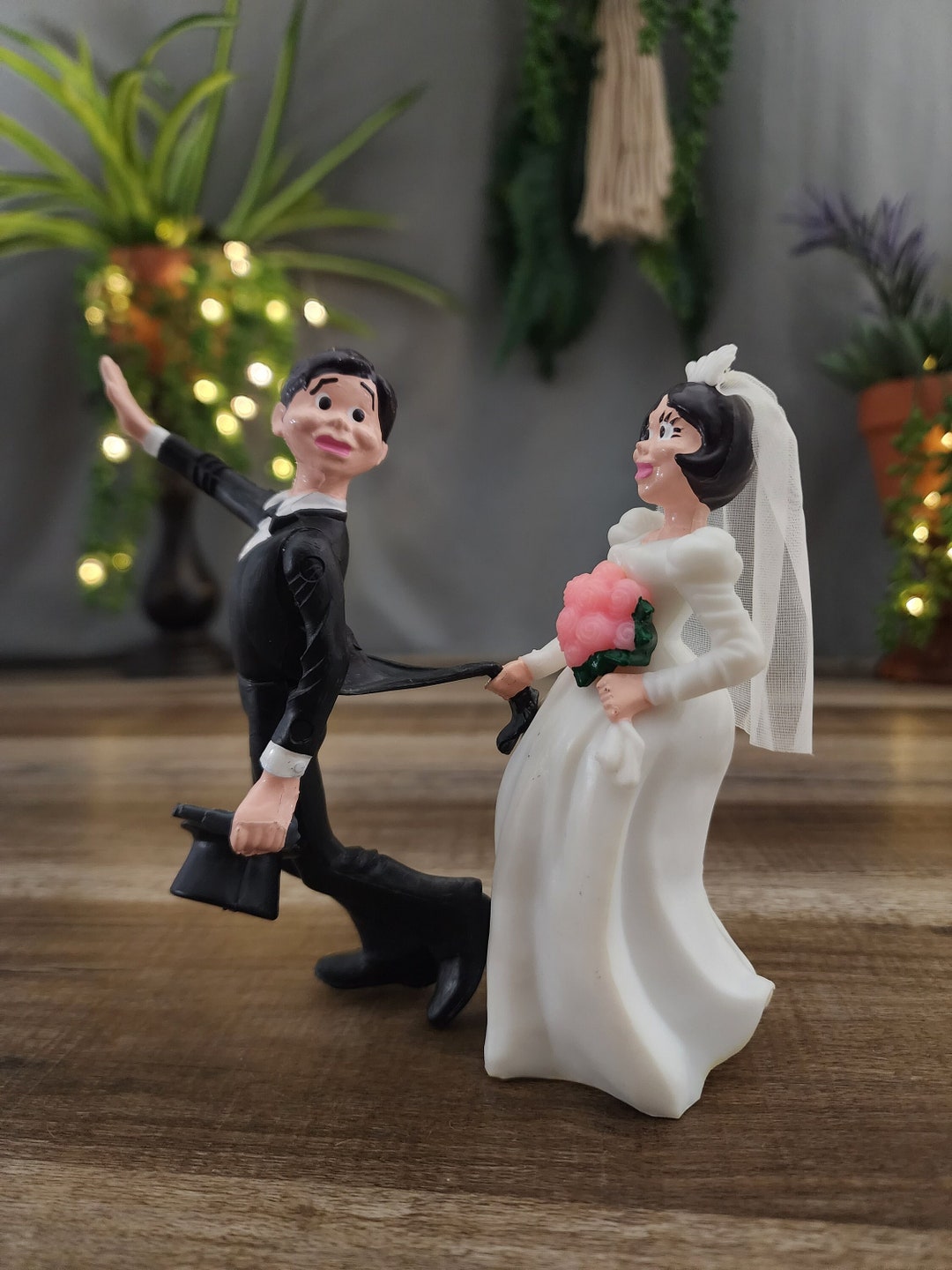 Wilton Bride and Groom Cake Topper, Run Away Groom Plastic Cake Topper ...