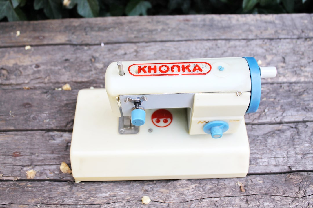 Vintage Kid's Sewing Machine Toy knopka, Soviet Kid's Sewing Machine ...