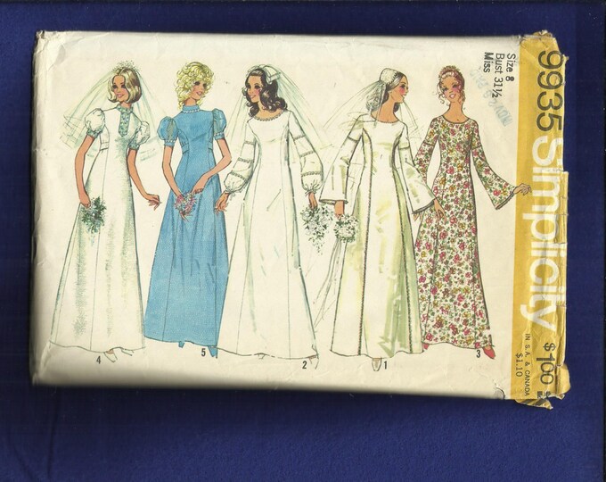 1972 Simplicity 9935 Modern Renaissance Inspired Wedding Gown With ...