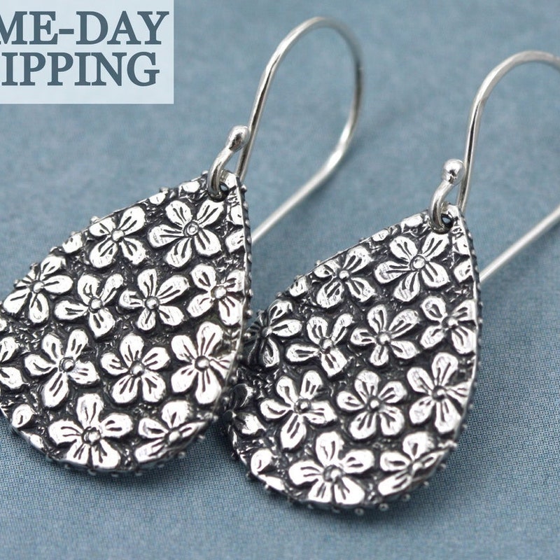 Silver Flower Earrings - Etsy
