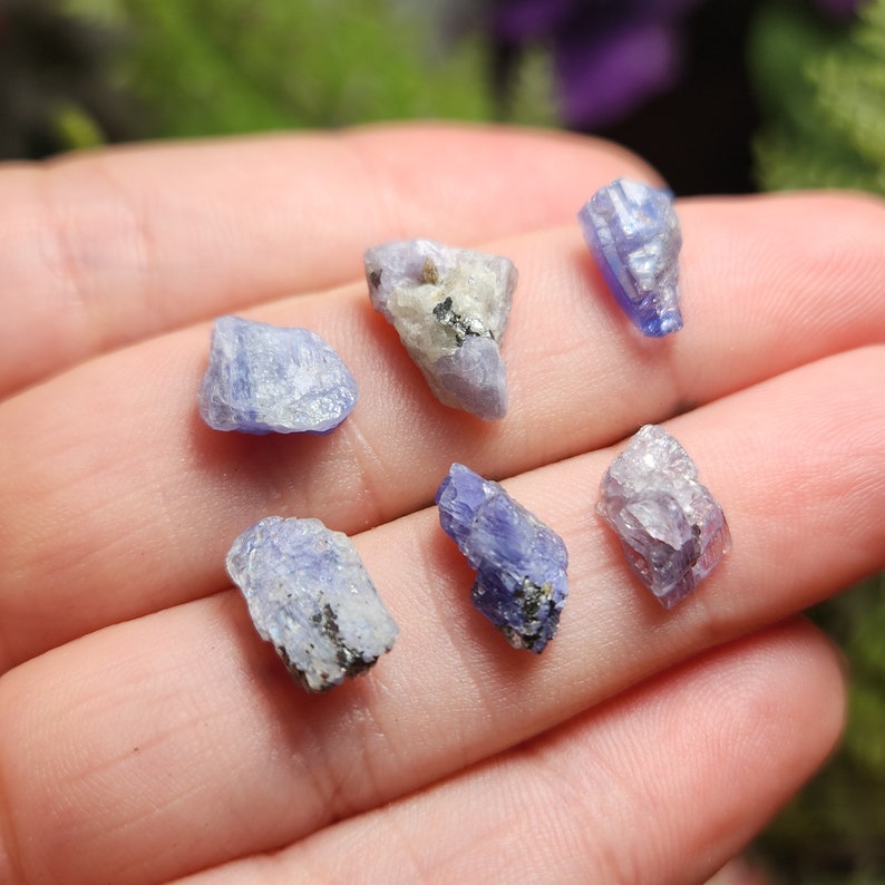 Raw Tanzanite Crystal, Natural Purple Tanzanite Specimen - Etsy