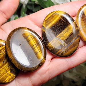 Tigers Eye Worry Stone - Chakra Stones - Tigers Eye - Worry Stone ...