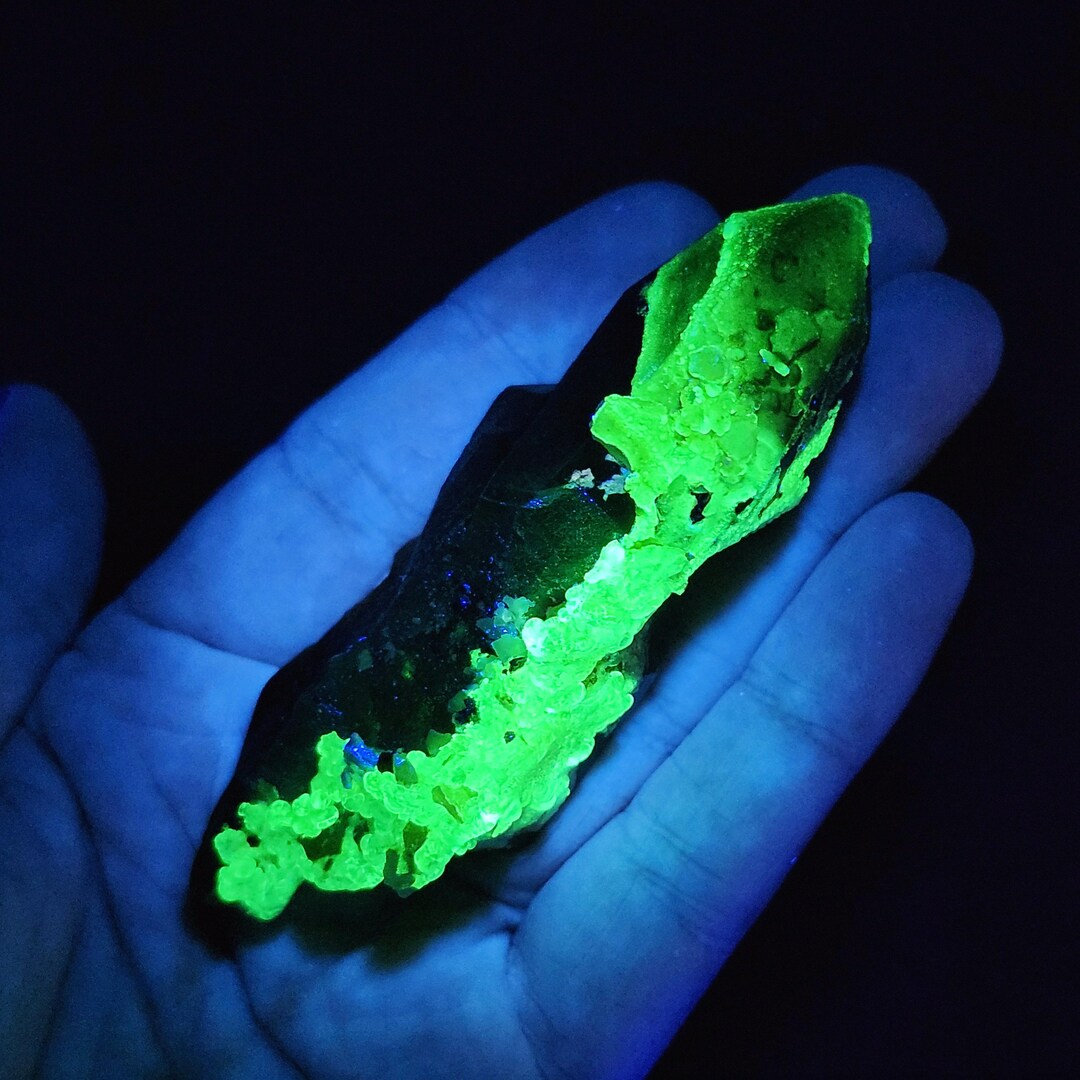 Hyalite Opal Smoky Quartz 69g - UV Reactive - Opal Crystal - Smoky ...