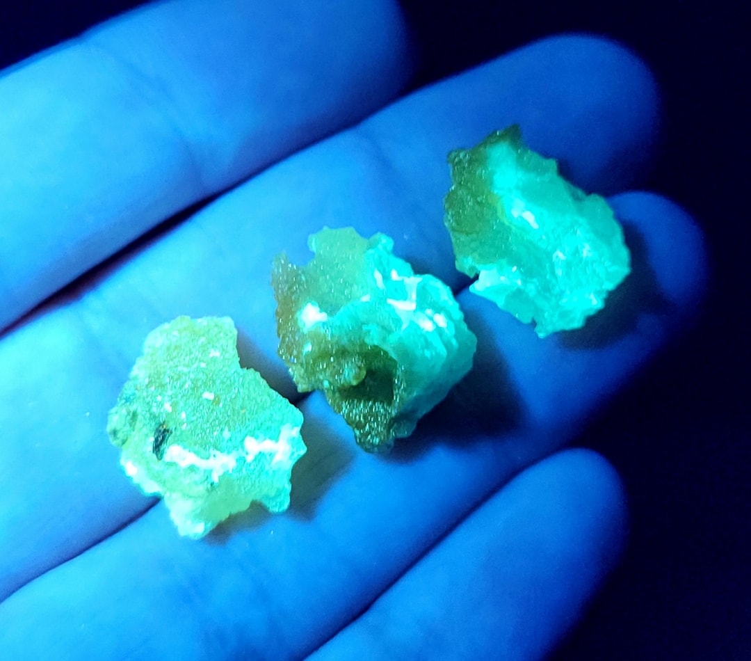 Bi-color Zincite Crystal Specimen: Raw Orange & Blue, UV Reactive - Etsy