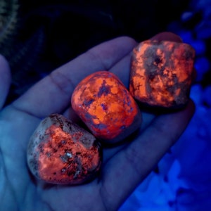 Purple Hackmanite - UV Reactive - Tumbled Hackmanite - Hackmanite Stone ...