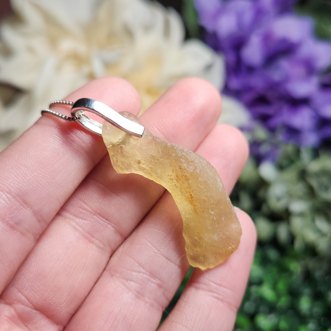 Libyan Desert Glass Pendant / Libyan Glass / Libyan Gold Tektite ...