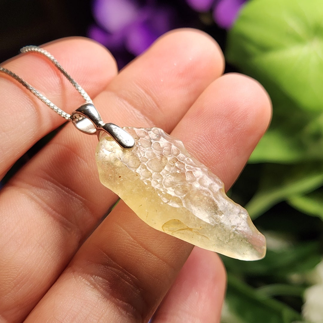 Libyan Desert Glass Pendant / Libyan Glass / Libyan Gold Tektite ...