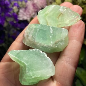 Green Calcite Crystal / Raw Green Calcite / Green Calcite Stone / Rouch ...