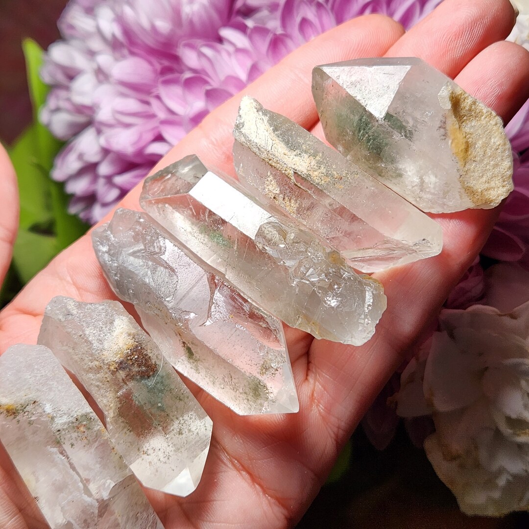 Chlorite in Quartz Crystal - Quartz With Chlorite - Green Chlorite ...