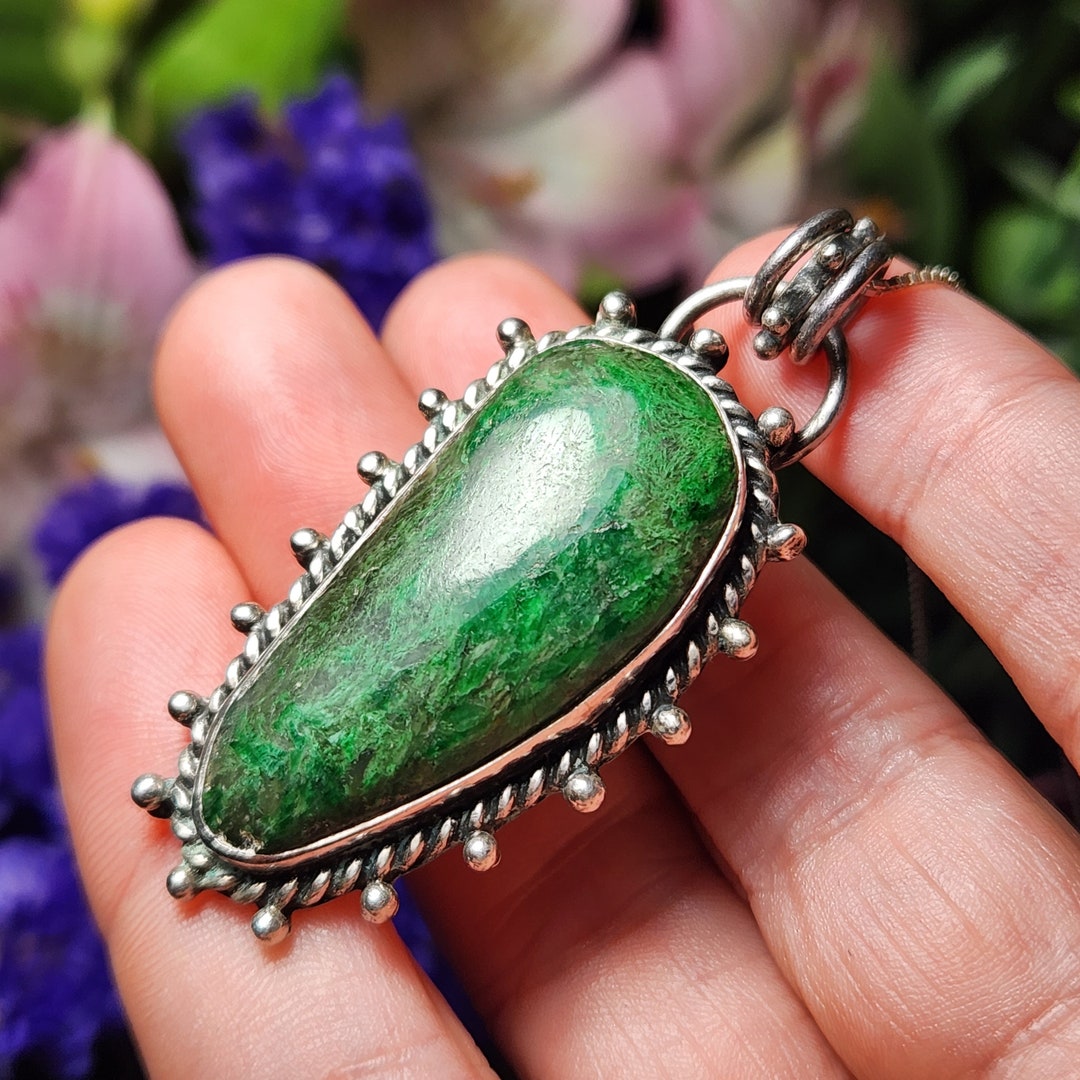 Maw Sit Sit Pendant - Jade-albite - Maw-sit-sit Crystal - Maw Sit Sit Necklace - Burmese Jade ...