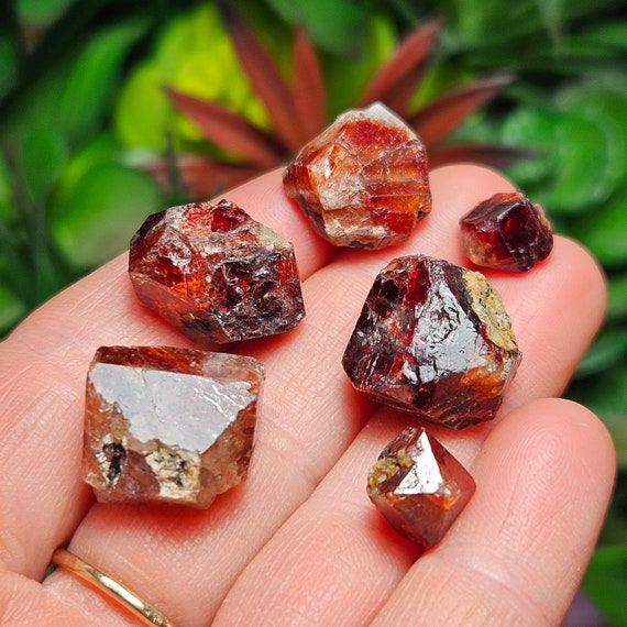 Zircon Crystal - Red Zircon - Zircon Stone - Zircon Specimen Zircon Crystal - Red Zircon - Zircon Stone - Zircon Specimen