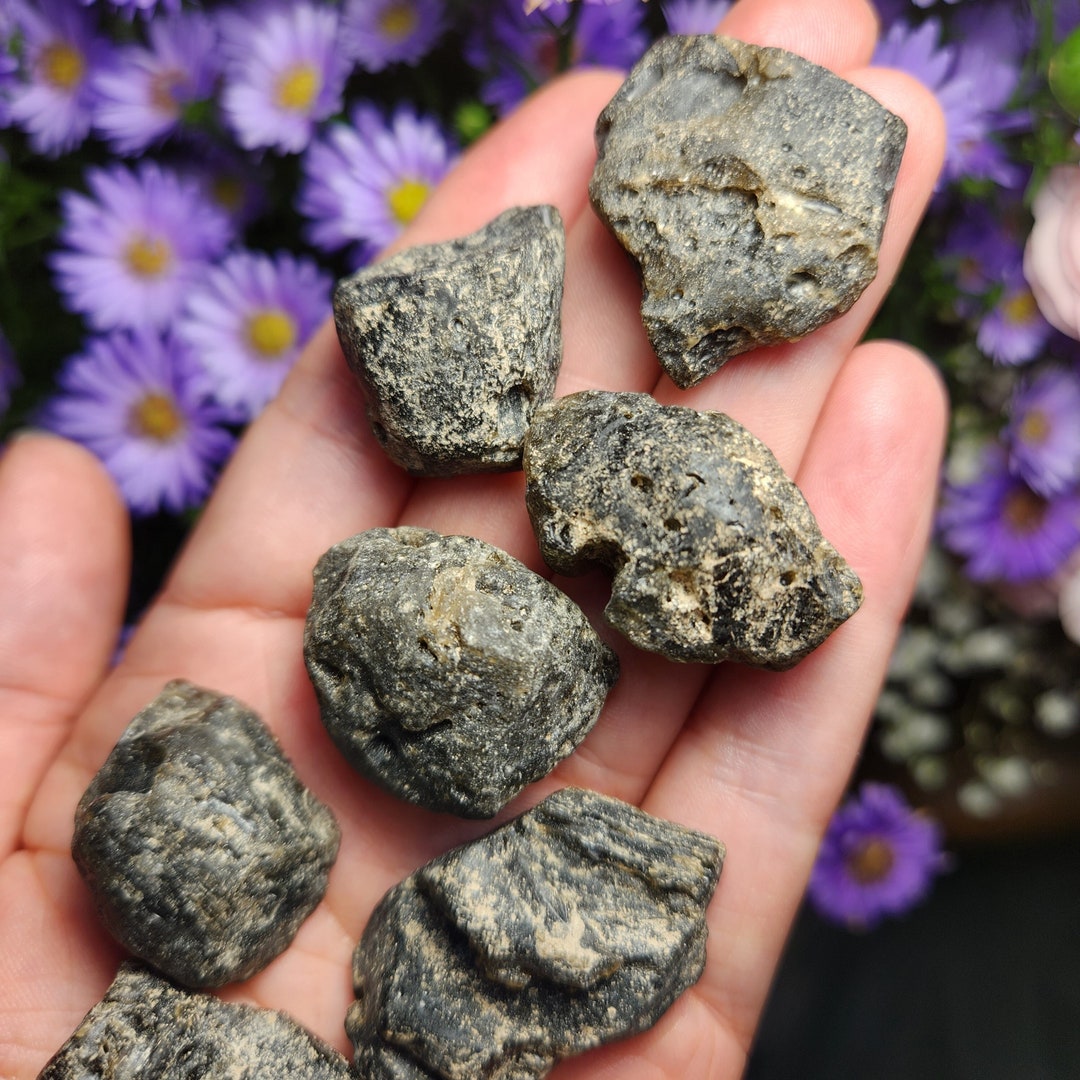 Raw Darwinite Tektite Specimen: Tasmanian Impact Glass (6-12 Grams) - Etsy