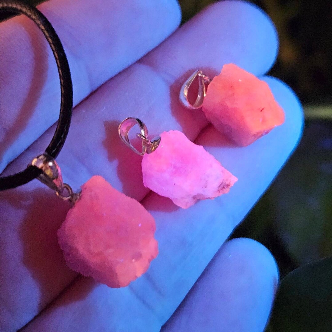 Hackmanite Pendant / UV Reactive / Hackmanite Necklace / Hackmanite ...