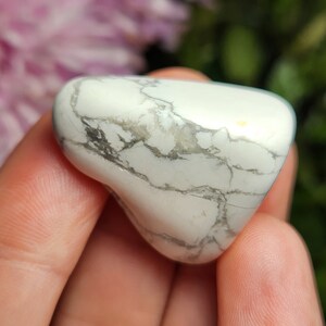 Howlite Crystal - Tumbled Howlite - Howlite Stone - Polished Howlite ...