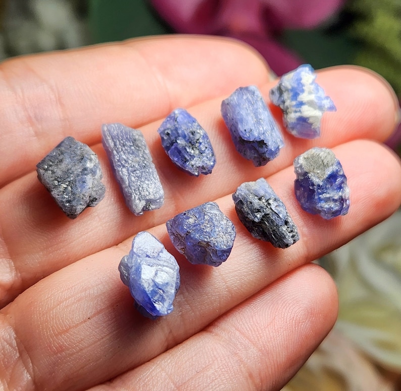 Raw Tanzanite Crystal, Natural Purple Tanzanite Specimen - Etsy