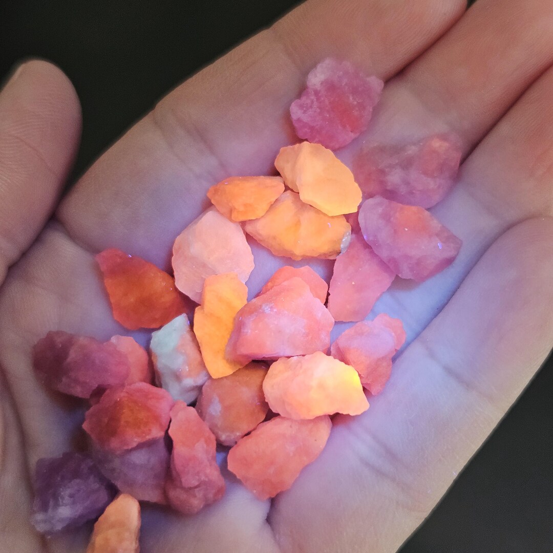 Ultraviolet Hackmanite Crystals - UV Reactive - Hackmanite Crystal ...