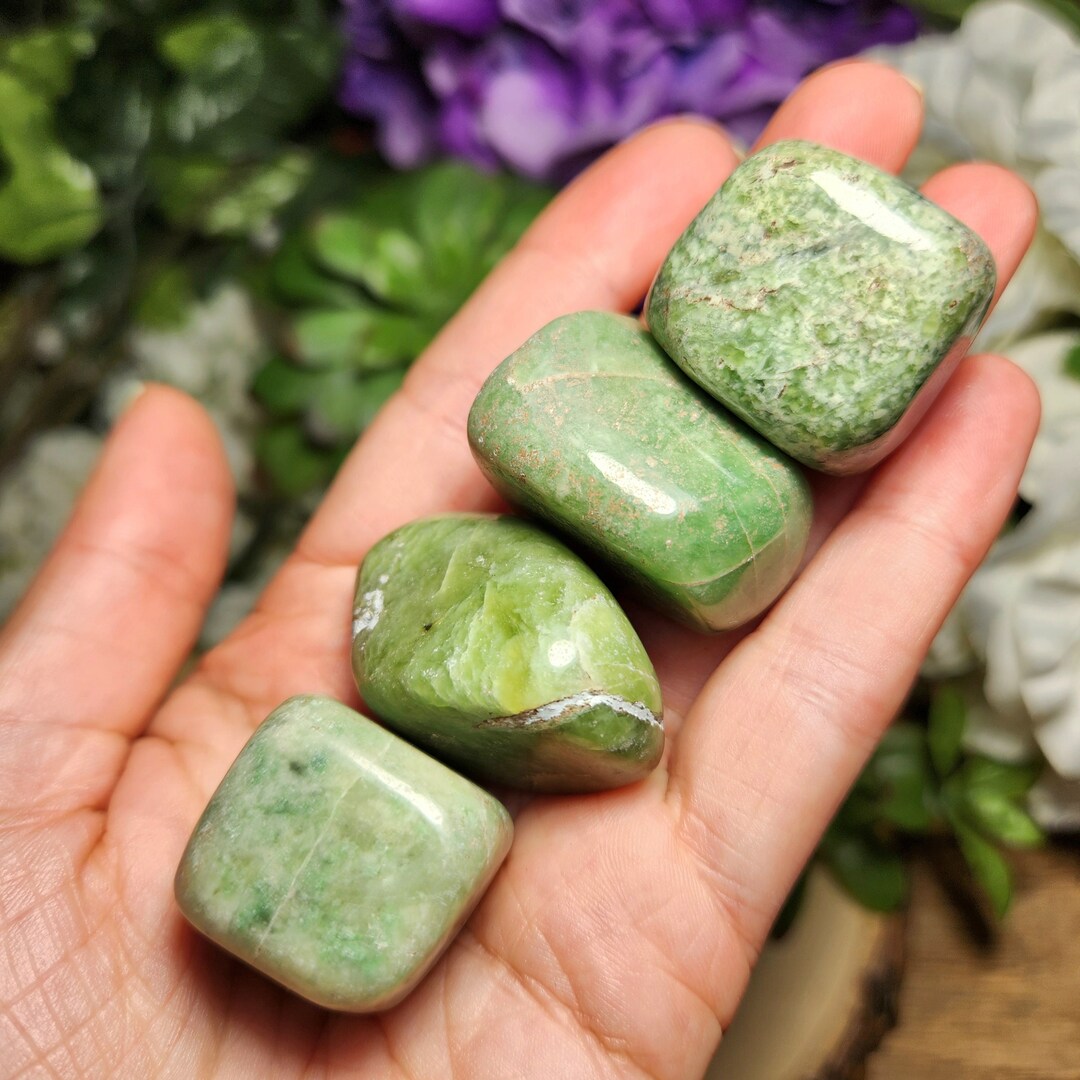Green Grossular Garnet - Green Garnet Stone - Grossular Garnet - Green ...