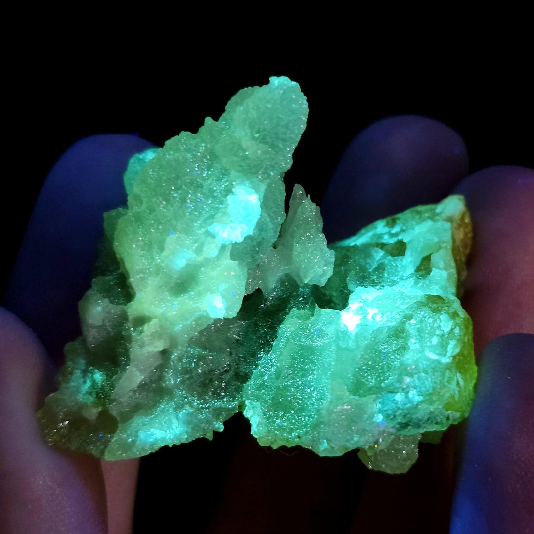 Bi Color Zincite Crystal - UV Reactive - Hydrozincite Crystal ...
