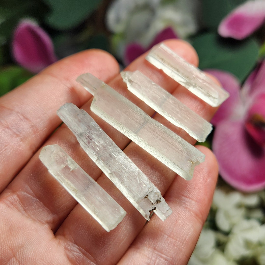 Green Kunzite Hiddenite Crystal Green Hiddenite Spodumene Kunzite ...