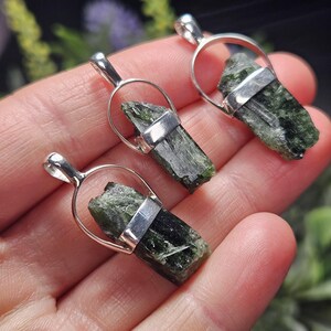Chrome Diopside Pendant - Chrome Diopside Crystal - Chrome Diopside ...