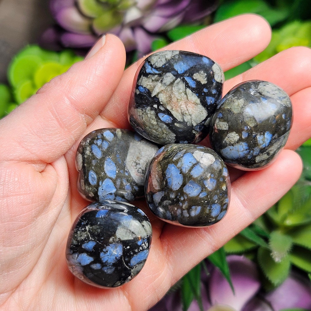 Que Sera Stone - Glaucophane - Que Sera - Que Sera Crystal - Que Sera ...