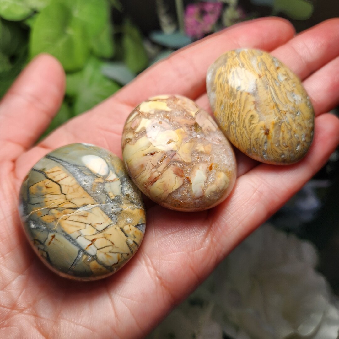 Ibis Jasper - Jasper Palm Stones - Palm Stone - Brecciated Jasper ...