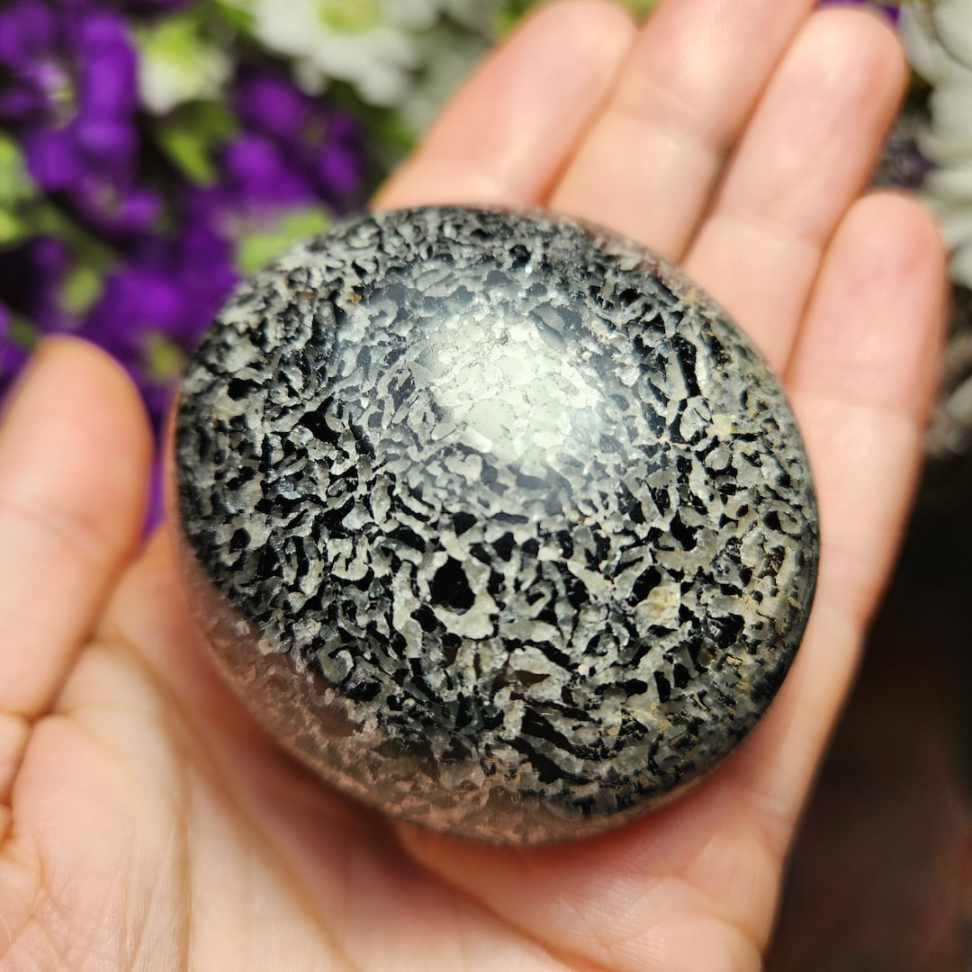 Graphic Tourmaline Crystal - Black Tourmaline - Quartz - Palm Stone ...