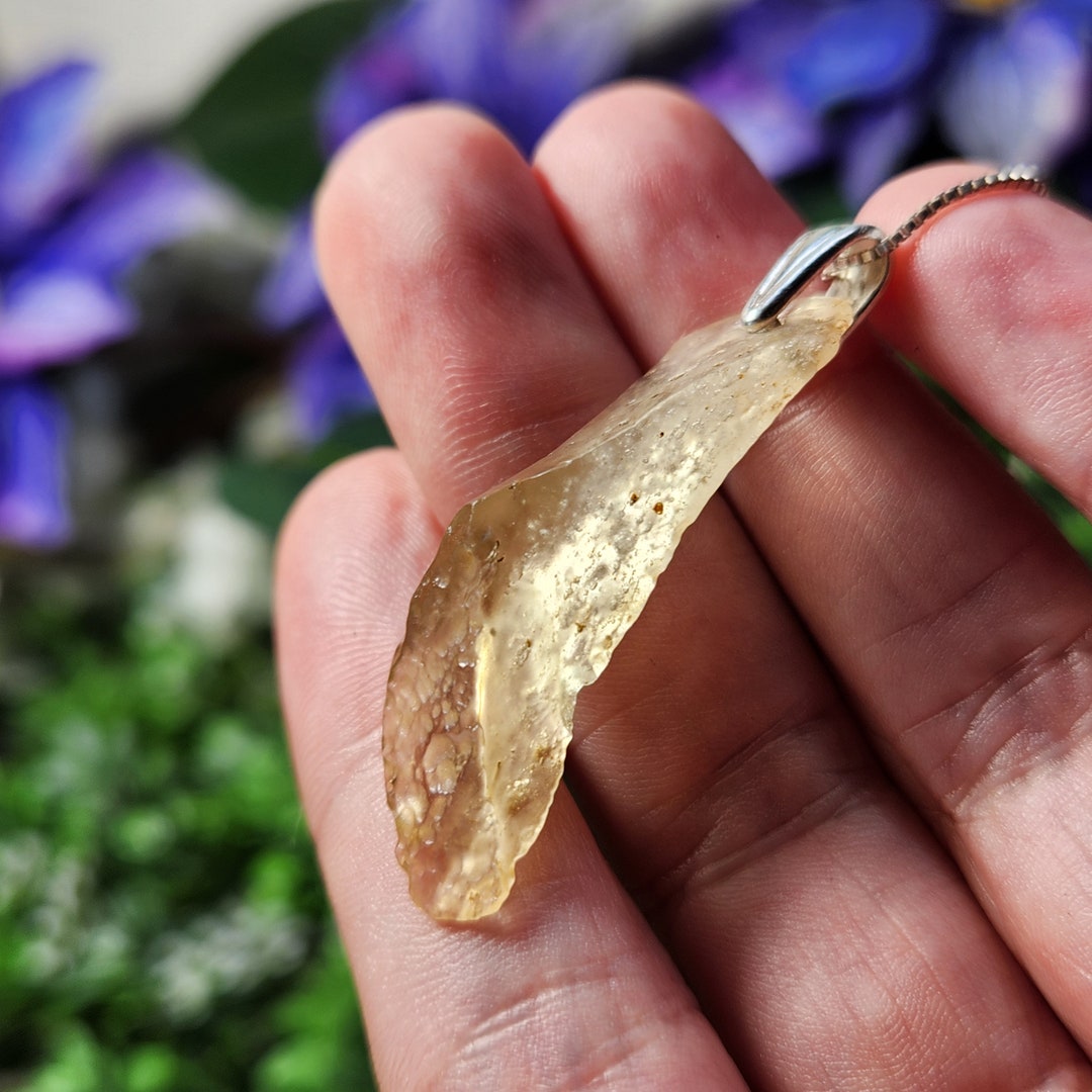 Libyan Desert Glass Pendant / Libyan Glass / Libyan Gold Tektite ...