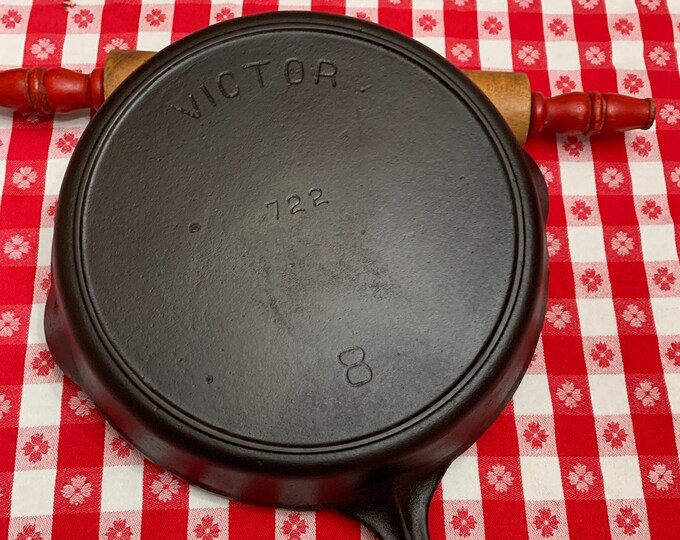 Antique No. 8 VICTOR Cast Iron Skillet 722 W Heat Ring #8, 10 Inch ...