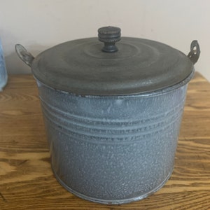 Vintage Gray Graniteware Berry Bucket Pail With Lid, Wire Bail Black ...